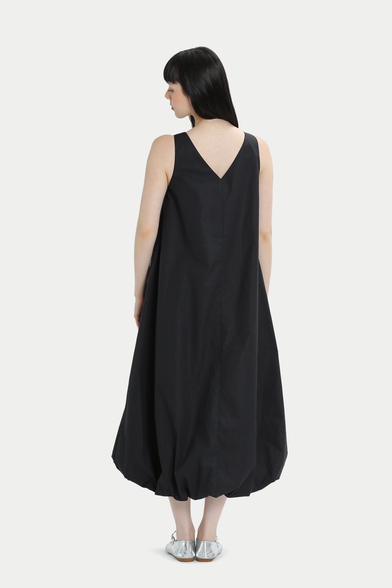 MINORI CLOUD MIDI DRESS IN BLACK