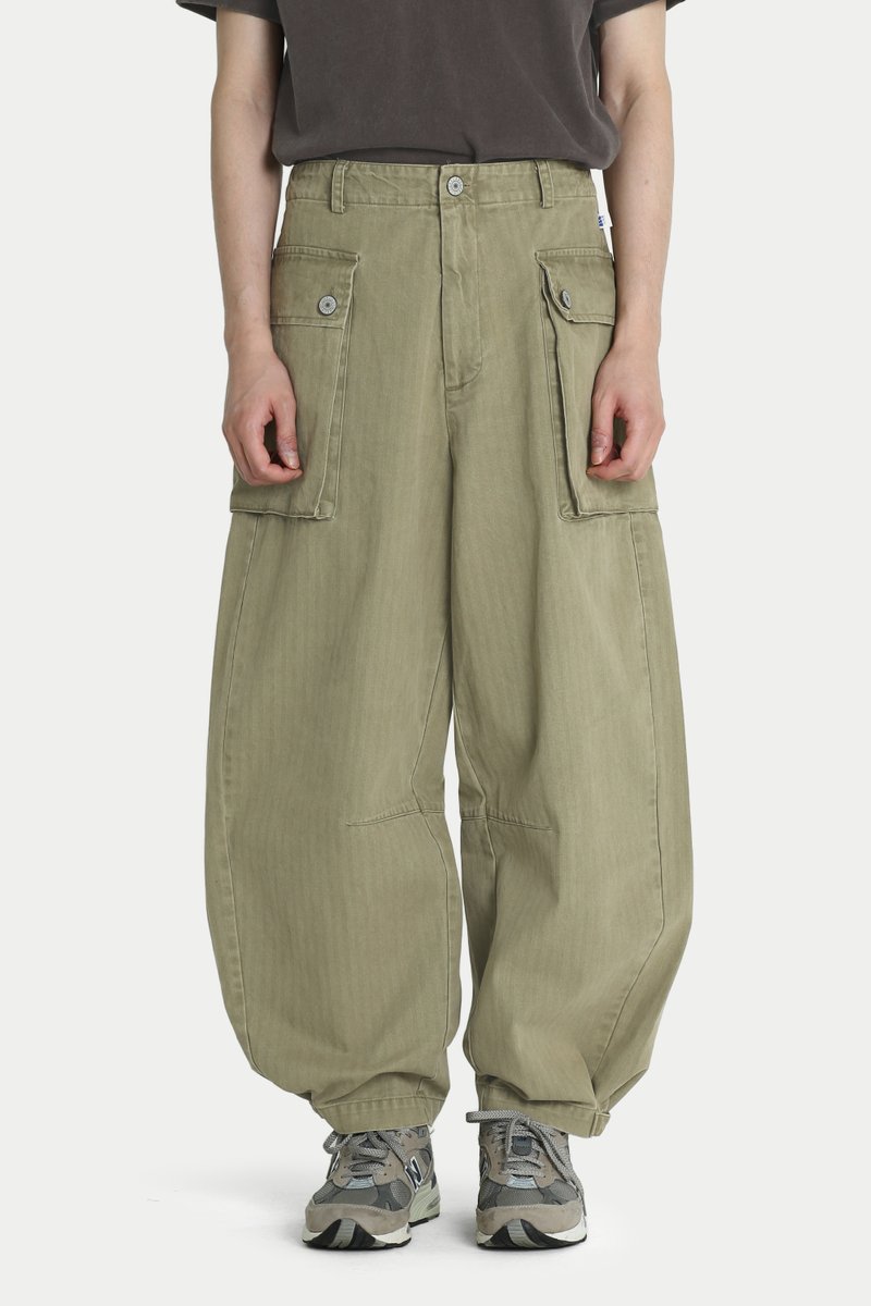 GUS RELAXED-FIT MONKEY TROUSERS IN MOSS