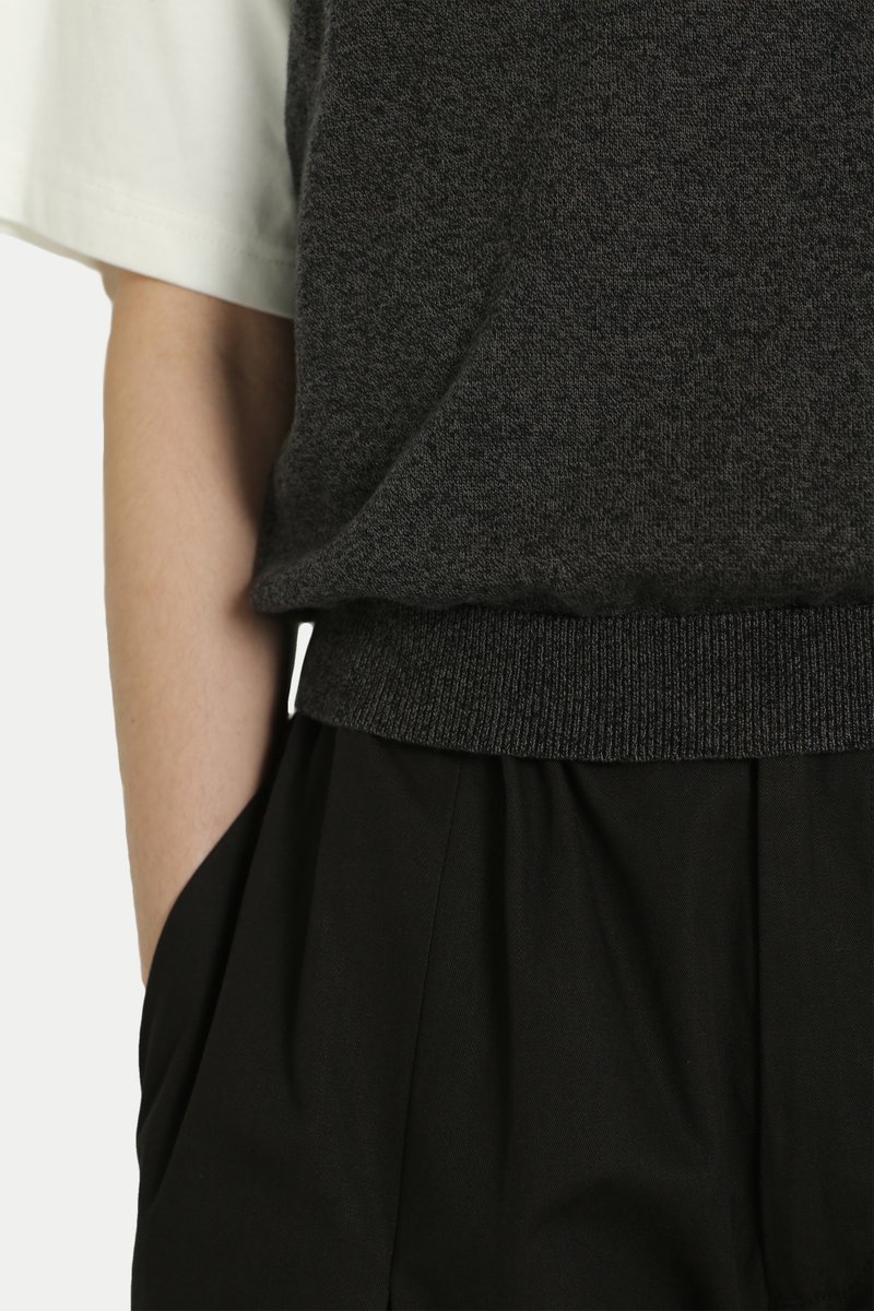 LYON SPECKLED KNIT VEST IN BLACK